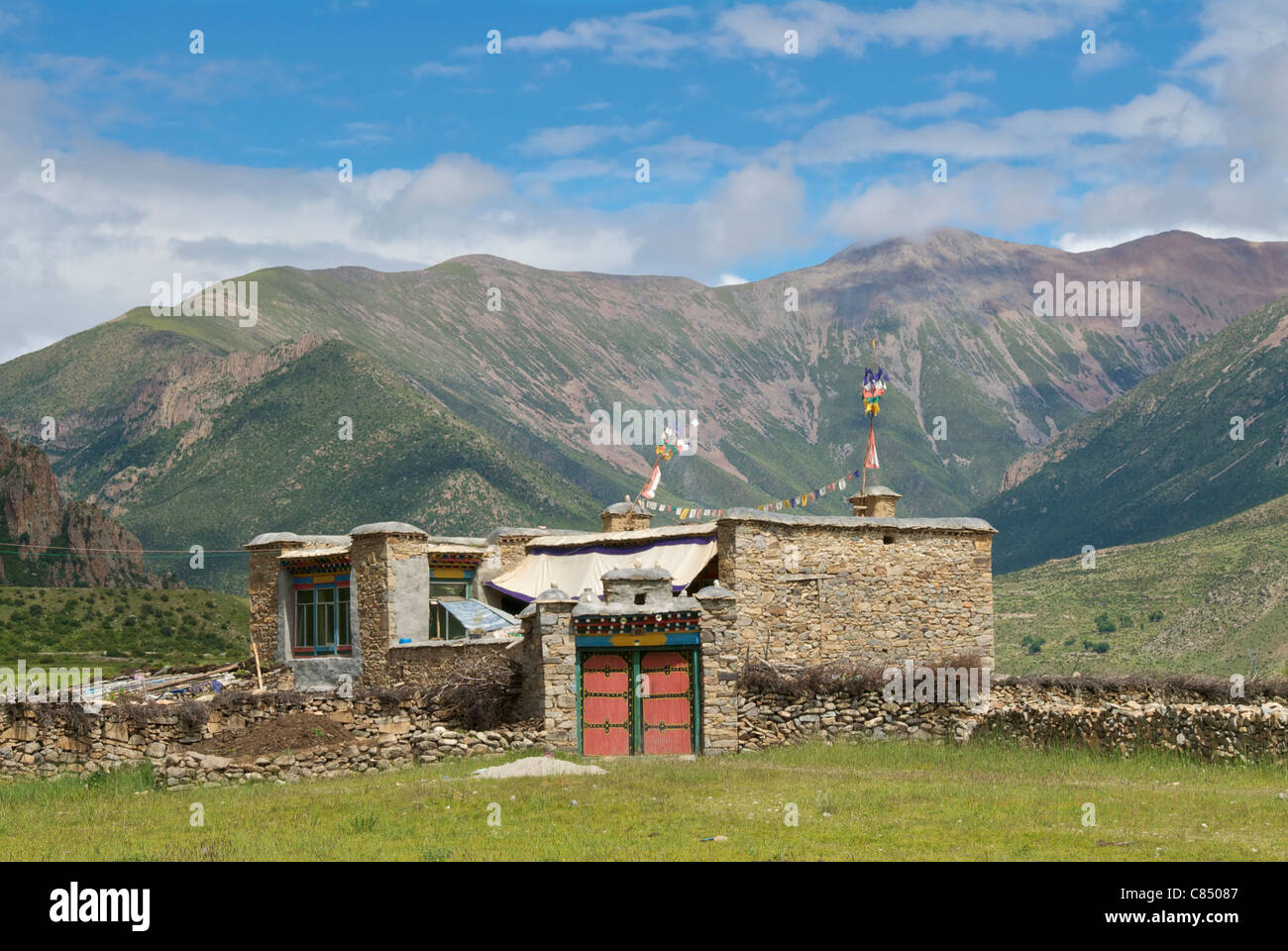 Traditional tibet house hi-res stock photography and images - Alamy