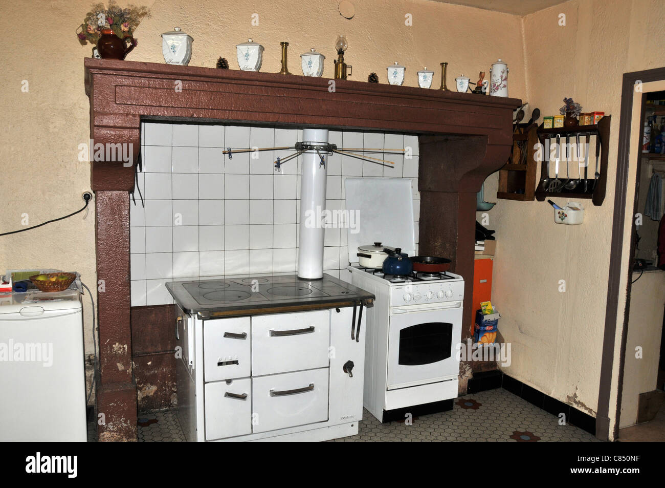 Old kitchen interior with furnace hi-res stock photography and images ...