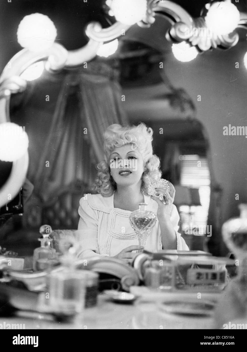 MAE WEST (1893-1980) US film actress Stock Photo - Alamy