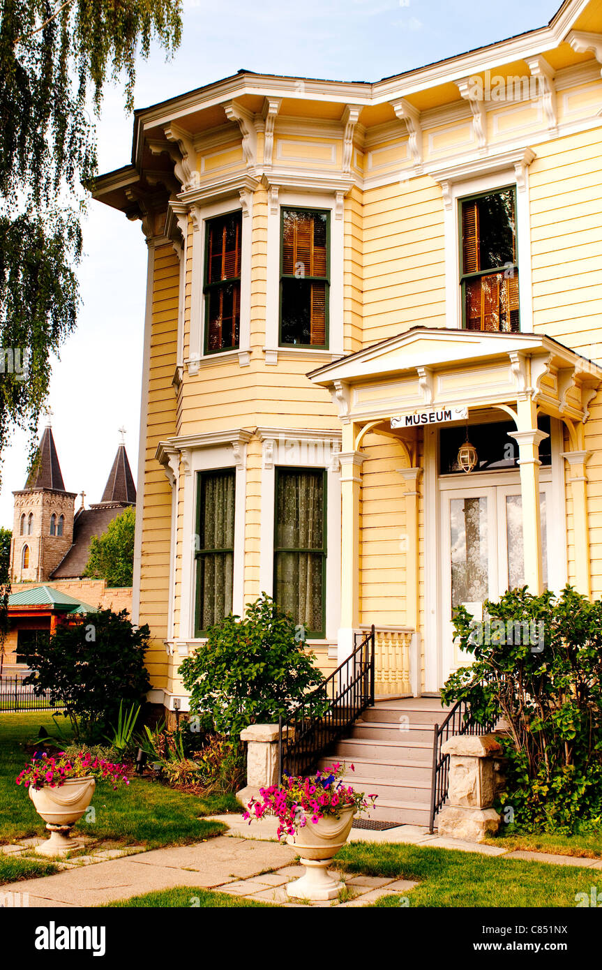 Italianate Style Of Architecture High Resolution Stock Photography and ...