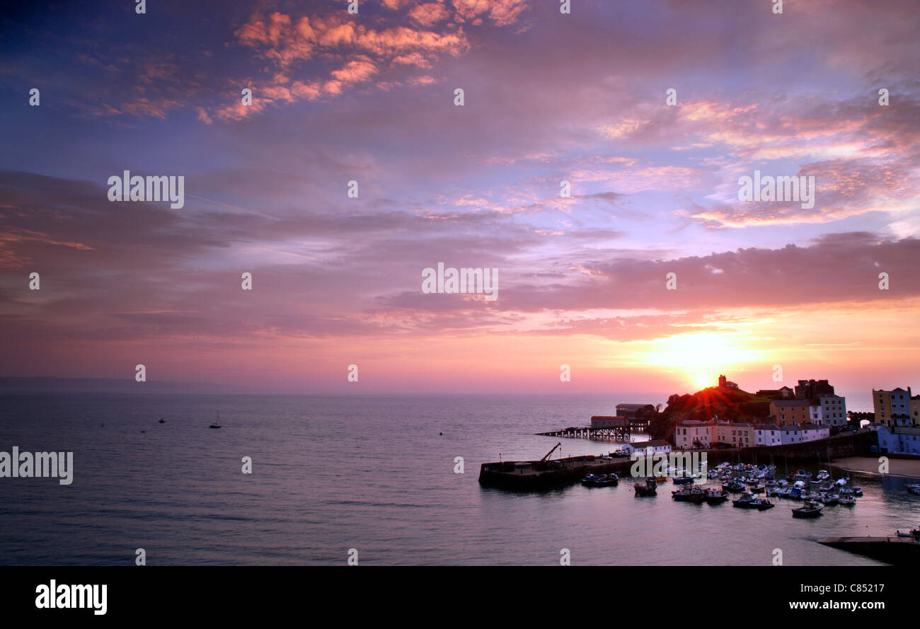 Tenby harbour, Pembrokeshire, at sunrise Stock Photo - Alamy