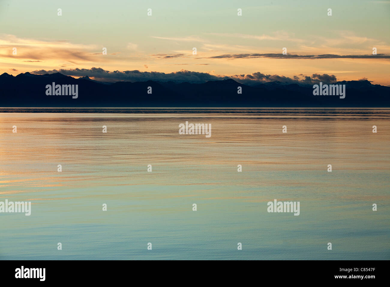 Sunsetting over sea hi-res stock photography and images - Alamy