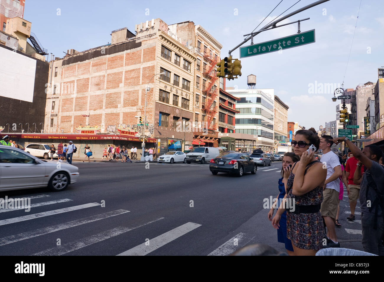 New york city cross street hi-res stock photography and images - Alamy