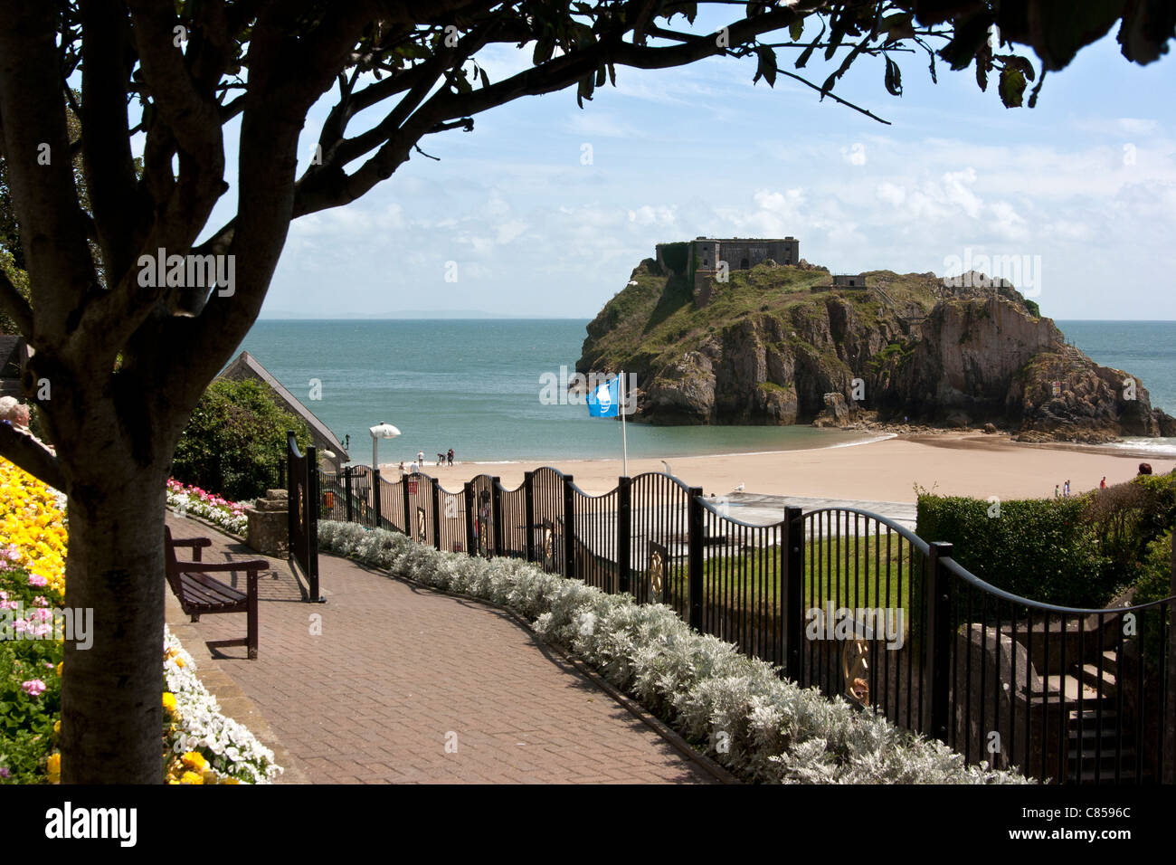 Gardens overlooking Castle Sands and St.Catherine's Island fort, Tenby ...