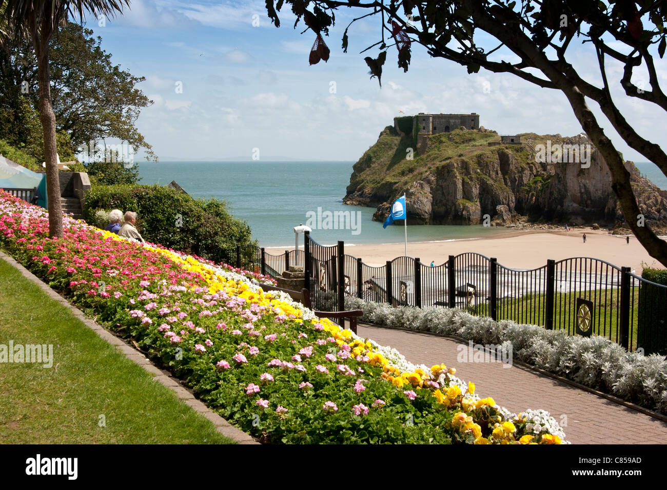 St catherines island fort tenby hi-res stock photography and images - Alamy