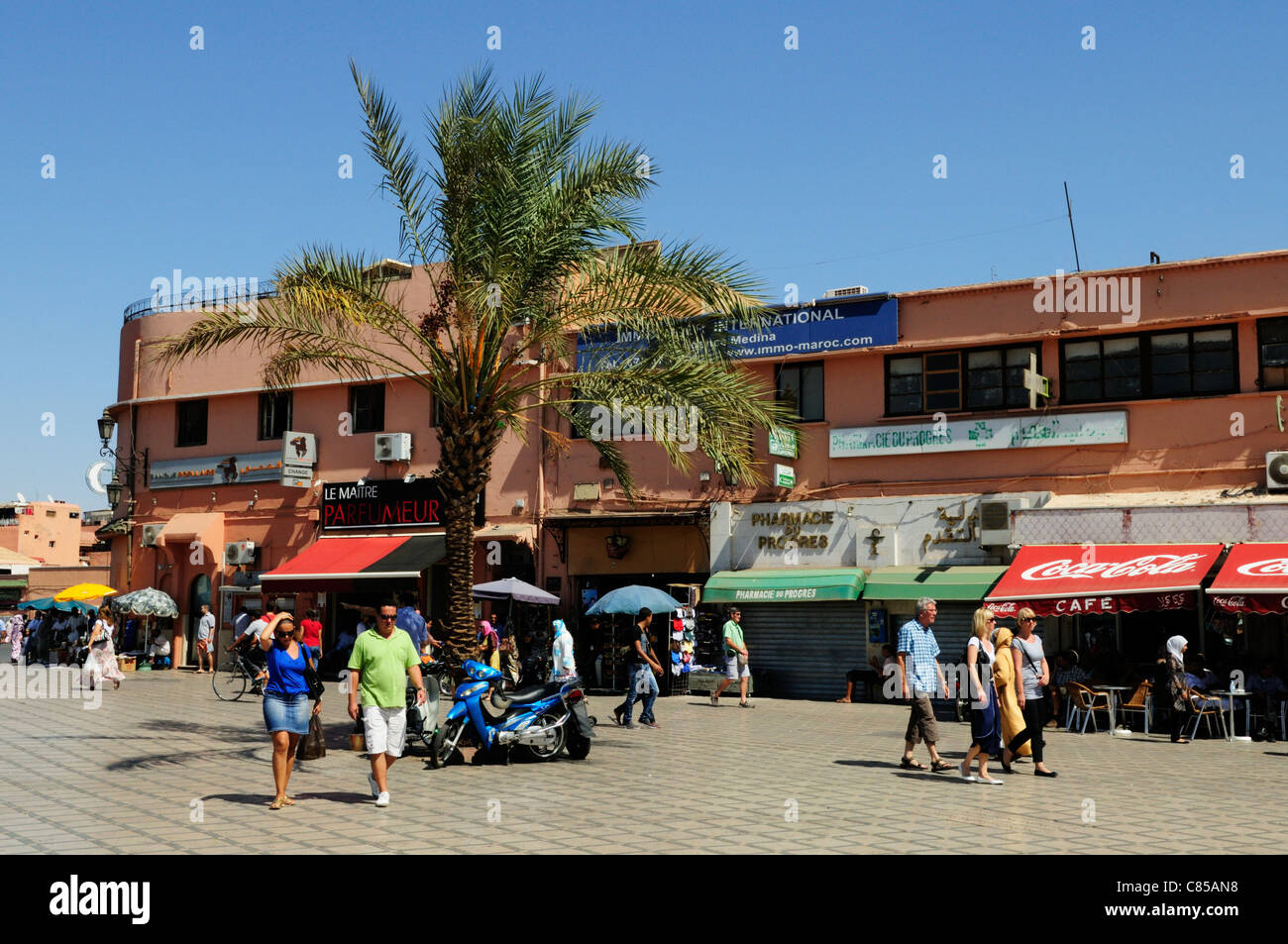 Street scene marrakech morocco hi-res stock photography and images - Alamy