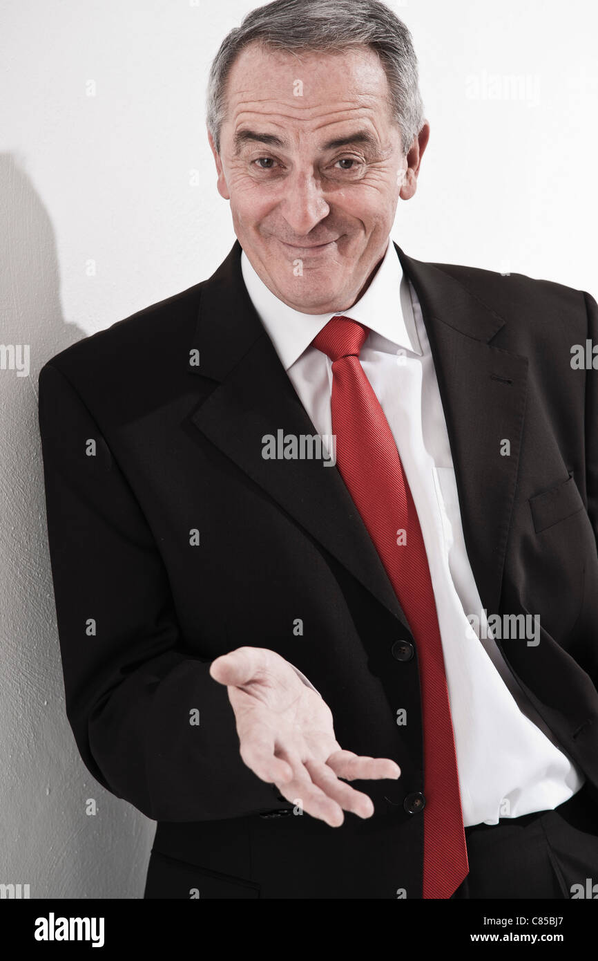 Older men shaking hands hi-res stock photography and images - Alamy