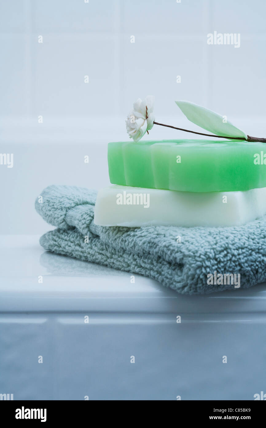 Wash Cloth and Soap on edge of Tub Stock Photo - Alamy