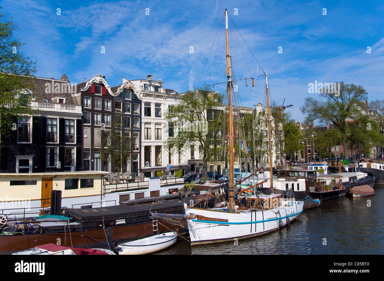 Boat amsterdam hi-res stock photography and images - Alamy