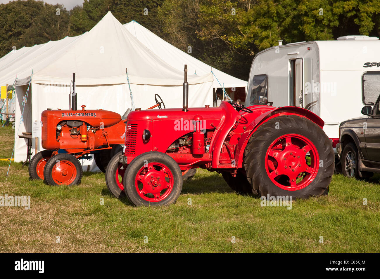 Old farm tractors england uk hi-res stock photography and images - Alamy