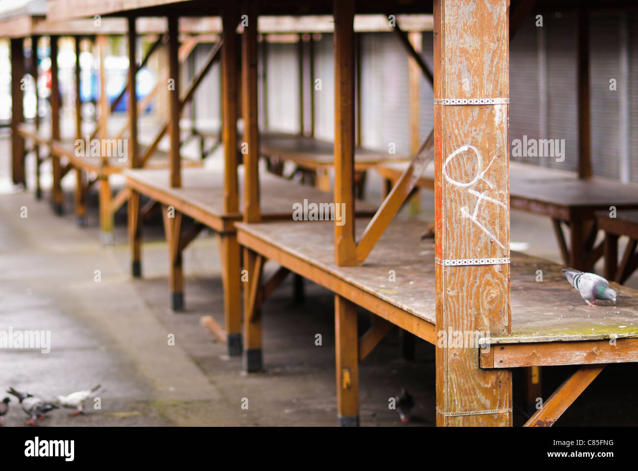 Stall roof hi-res stock photography and images - Alamy
