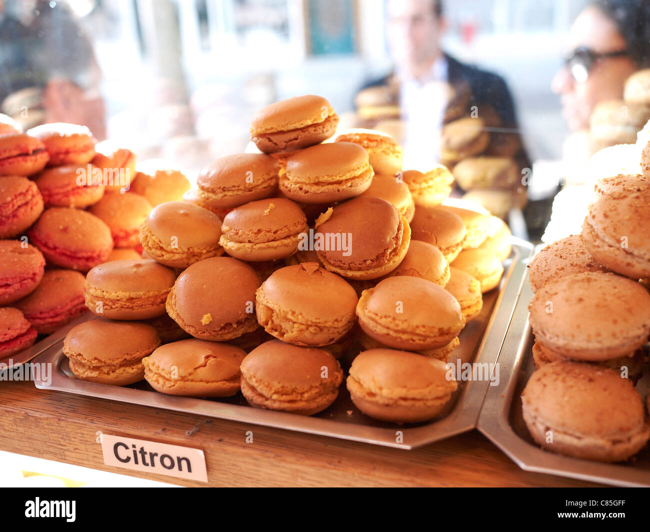 Paris bakery hi-res stock photography and images - Alamy