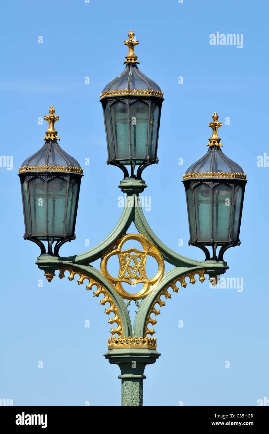 Close up london street lighting hi-res stock photography and images - Alamy