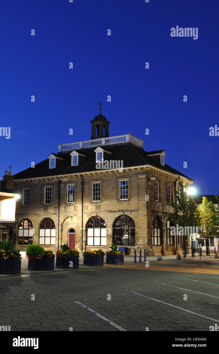 County Museum and Market Place, Warwick, Warwickshire, England, UK ...