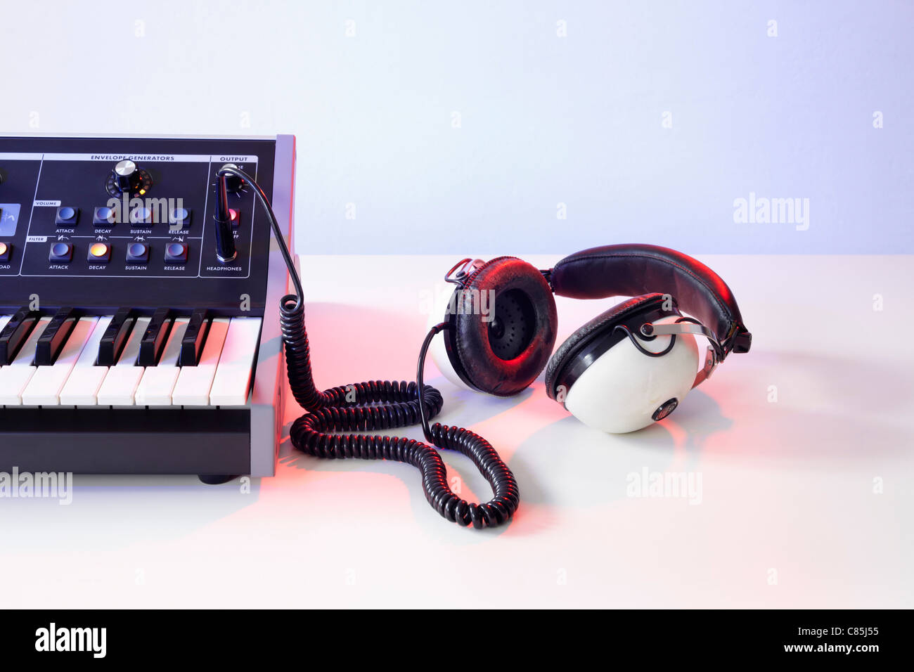 Synthesizer and Headphones Stock Photo - Alamy