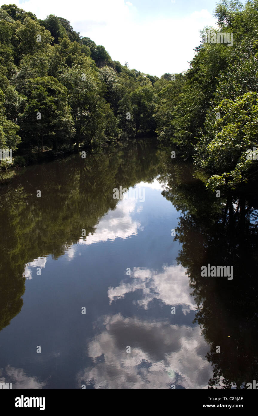 River wye reflection hi-res stock photography and images - Alamy