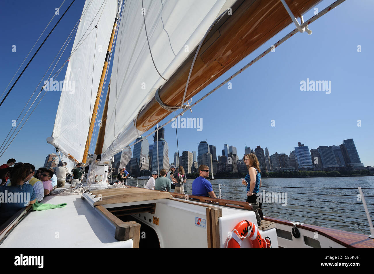 Classic Harbor Line's schooner America 2.0 on the Hudson River with ...