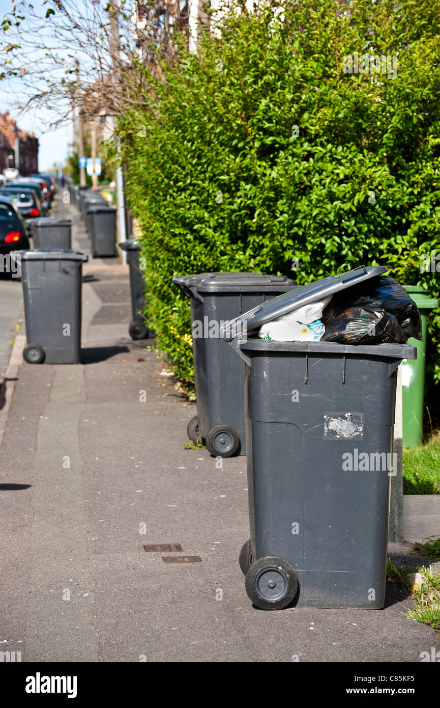 Bin collection council hi-res stock photography and images - Alamy