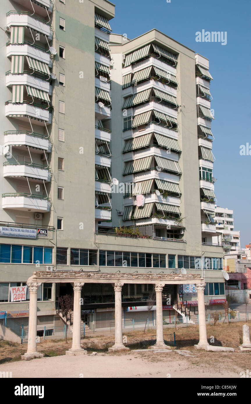 Remains roman columns modern building hi-res stock photography and ...