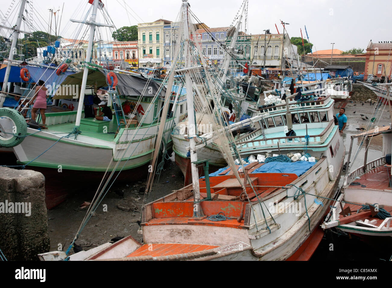 Belem para state brazil riverboats hi-res stock photography and images ...
