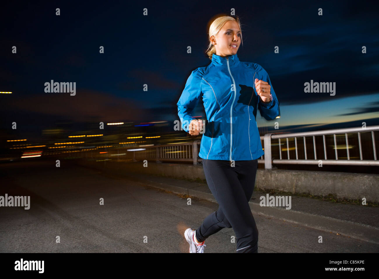Woman lone street night hi-res stock photography and images - Alamy