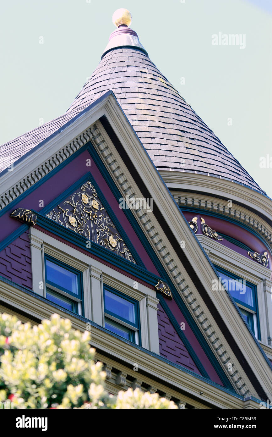 San Francisco's Alamo Square surrounded by Victorian Architecture. No ...
