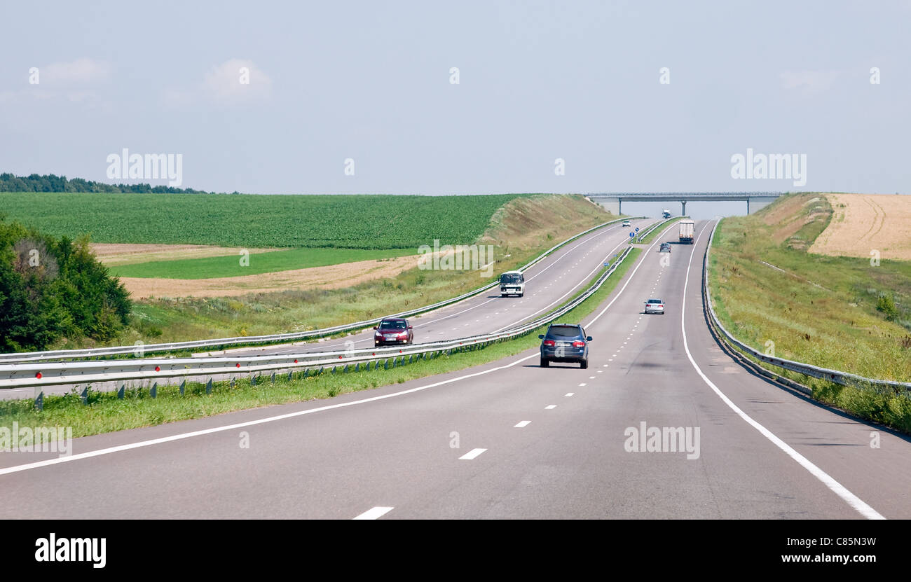 Highway and grass hi-res stock photography and images - Alamy