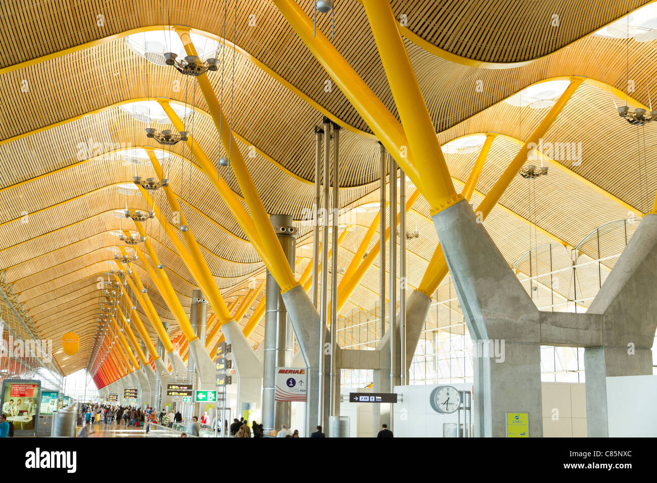 Barajas t4 interior hi-res stock photography and images - Alamy