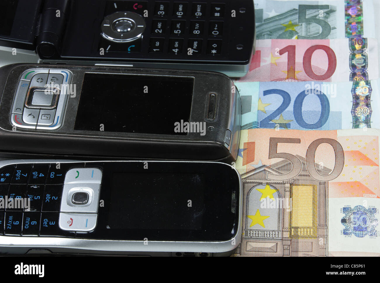 Sell old mobile phones hi-res stock photography and images - Alamy