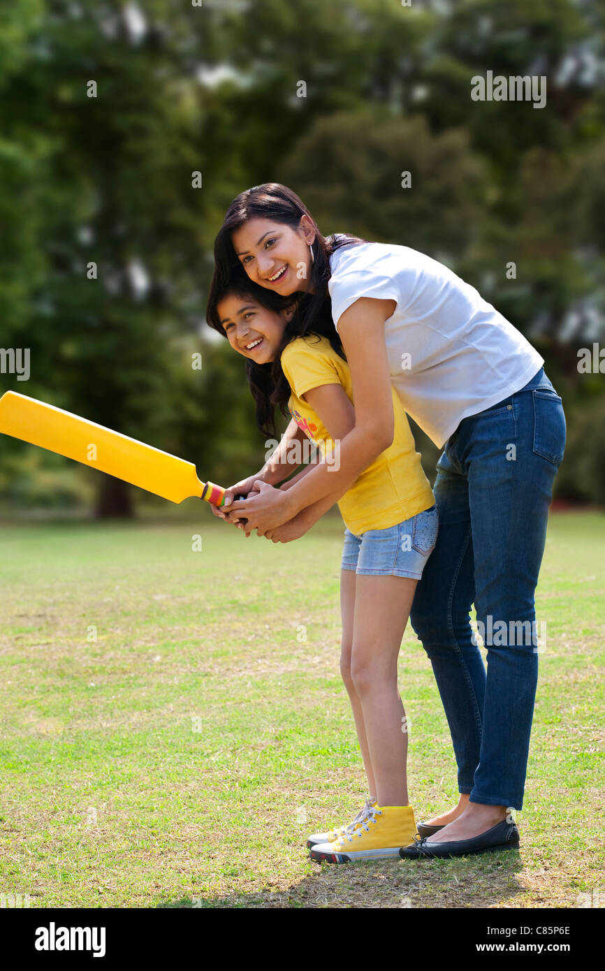 Children playing cricket girls hi-res stock photography and images - Alamy