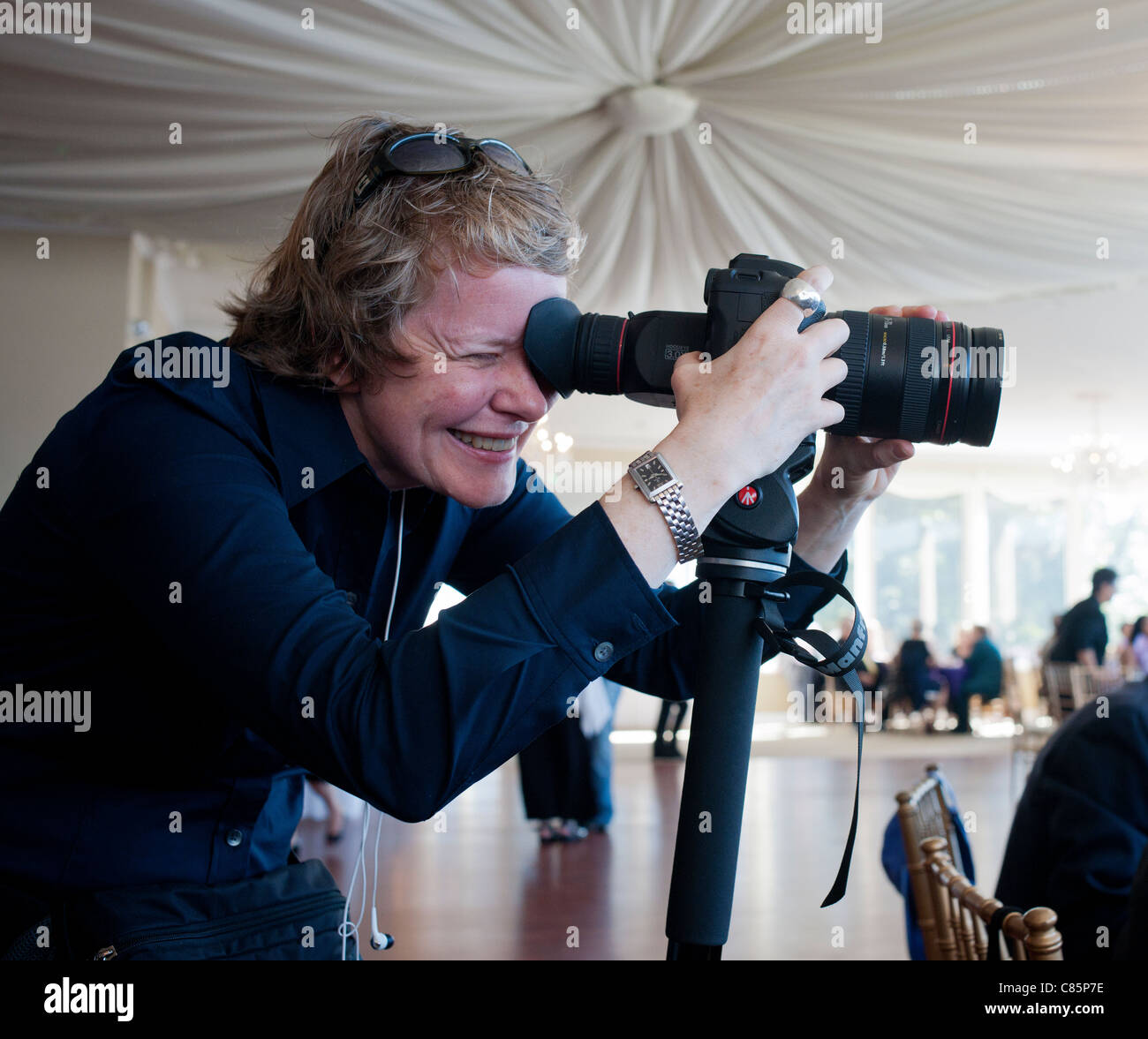 Zoom wedding video hi-res stock photography and images - Alamy