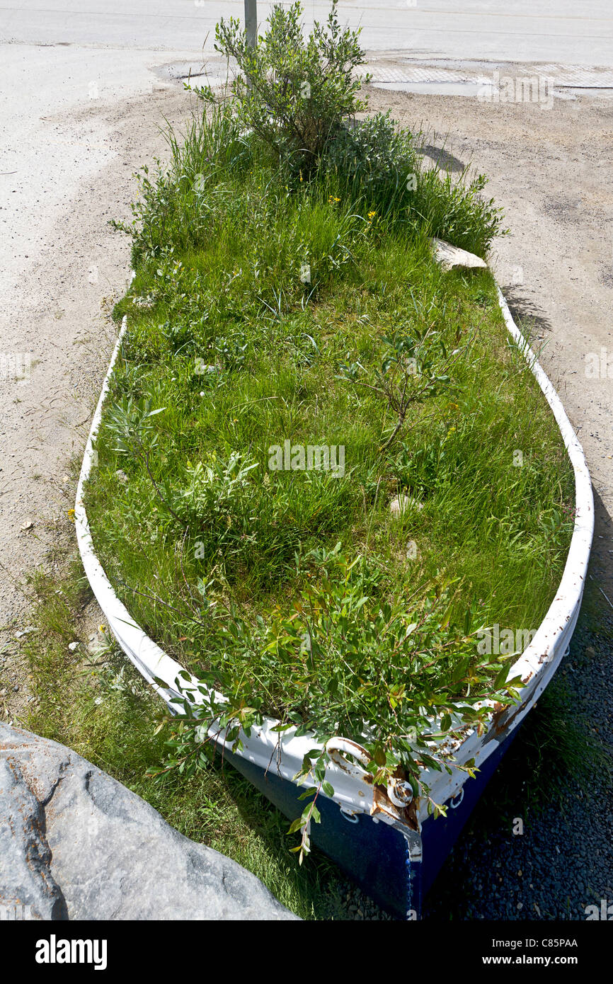 Boat planter hi-res stock photography and images - Alamy