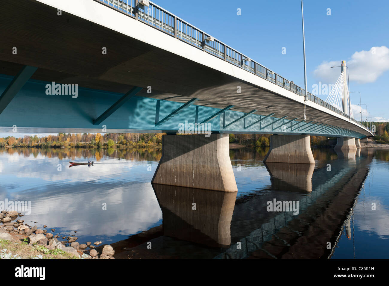 The Jätkänkynttilä bridge spanning over the Kemi river in Rovaniemi ...
