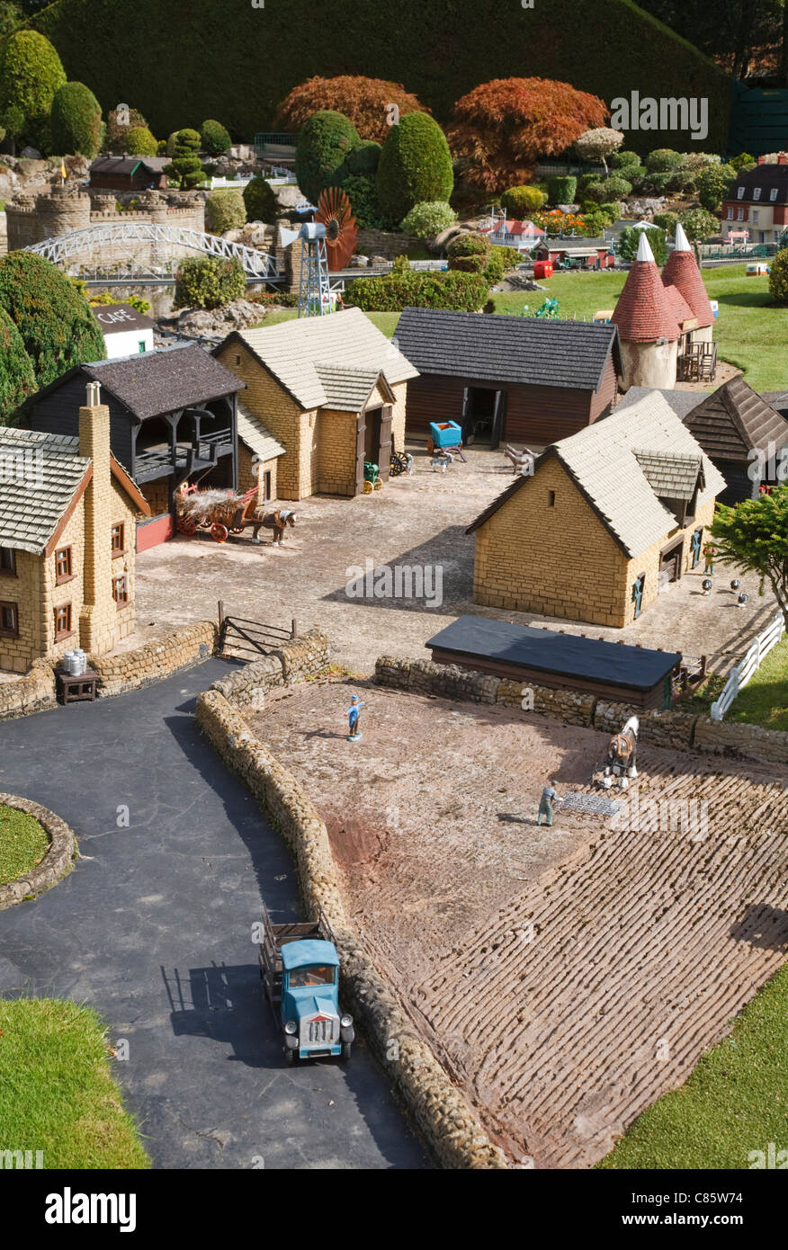 Farmyard bekonscot model village railway hi-res stock photography and ...