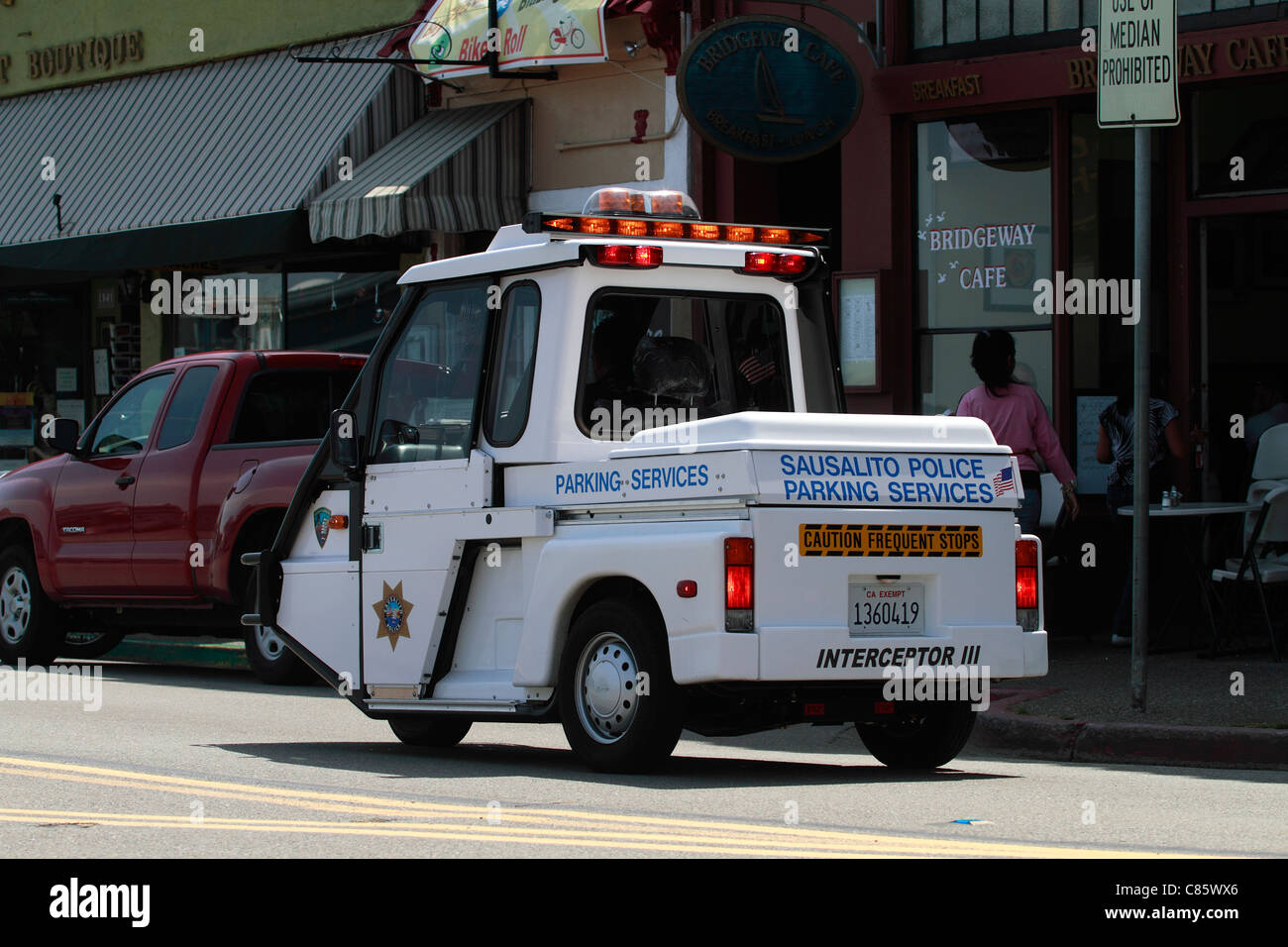 Official police car parked hi-res stock photography and images - Alamy