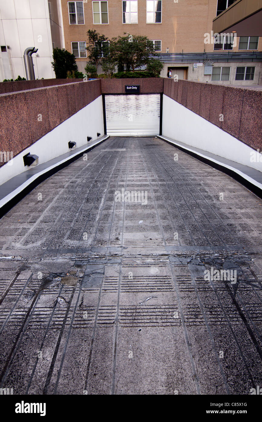 Pipes in alleyway hi-res stock photography and images - Alamy