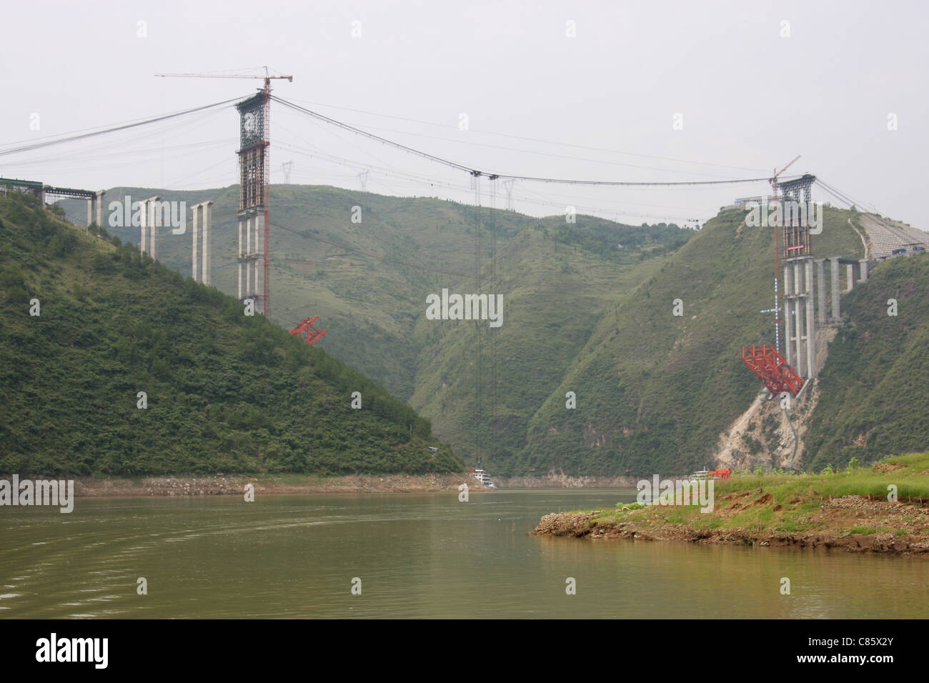 Overall view of new arch bridge under construction, July 11, 2008, on ...