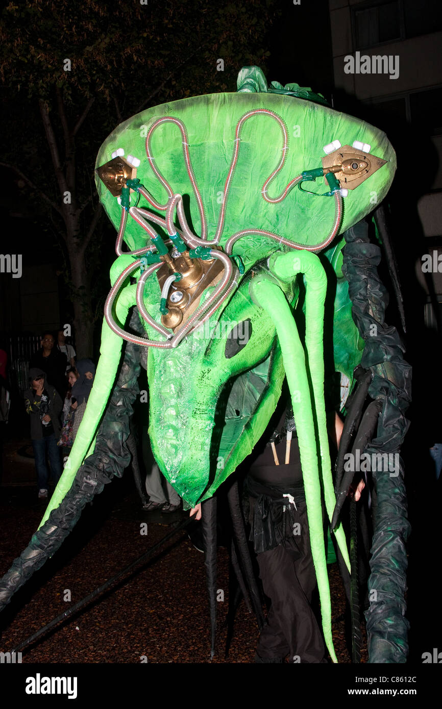 Alien costume hi-res stock photography and images - Alamy