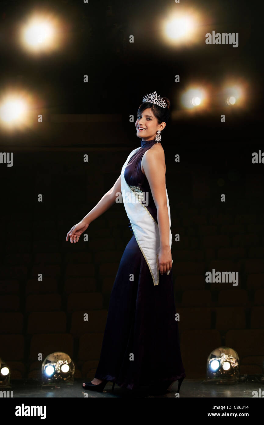 Beauty pageant hi-res stock photography and images - Alamy
