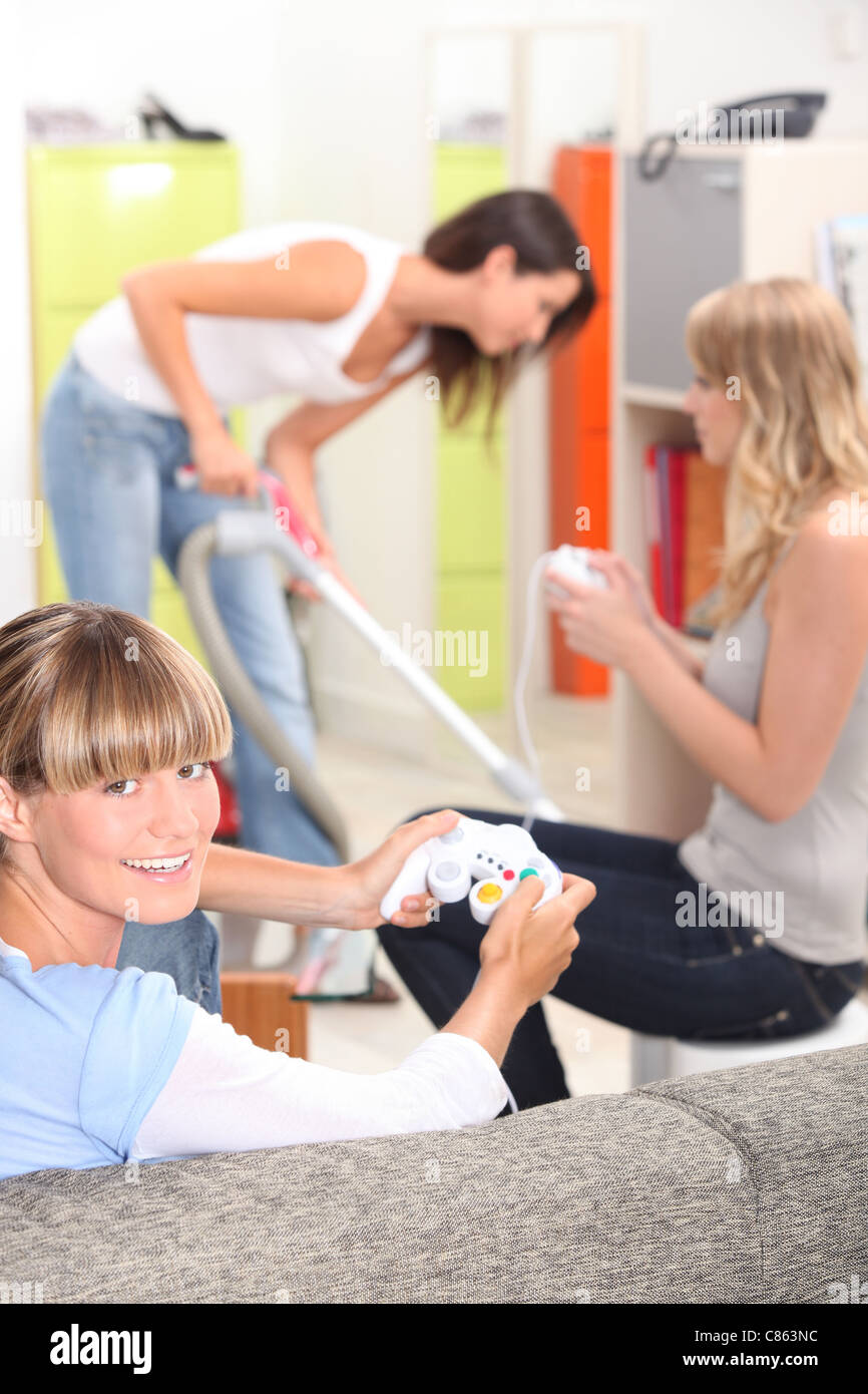 Female flat mates hi-res stock photography and images - Alamy