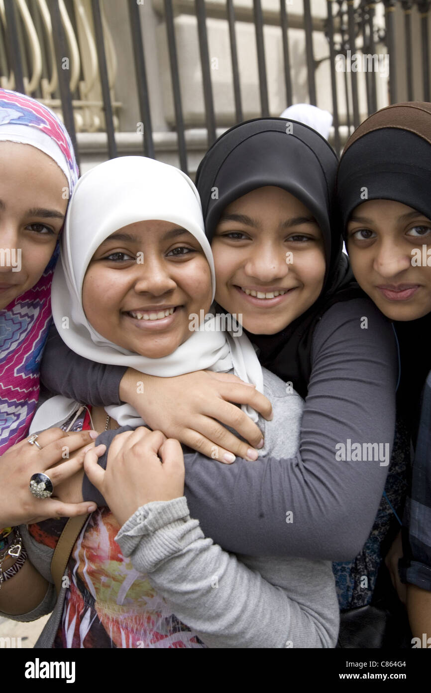 Muslim girls hijab hi-res stock photography and images - Alamy