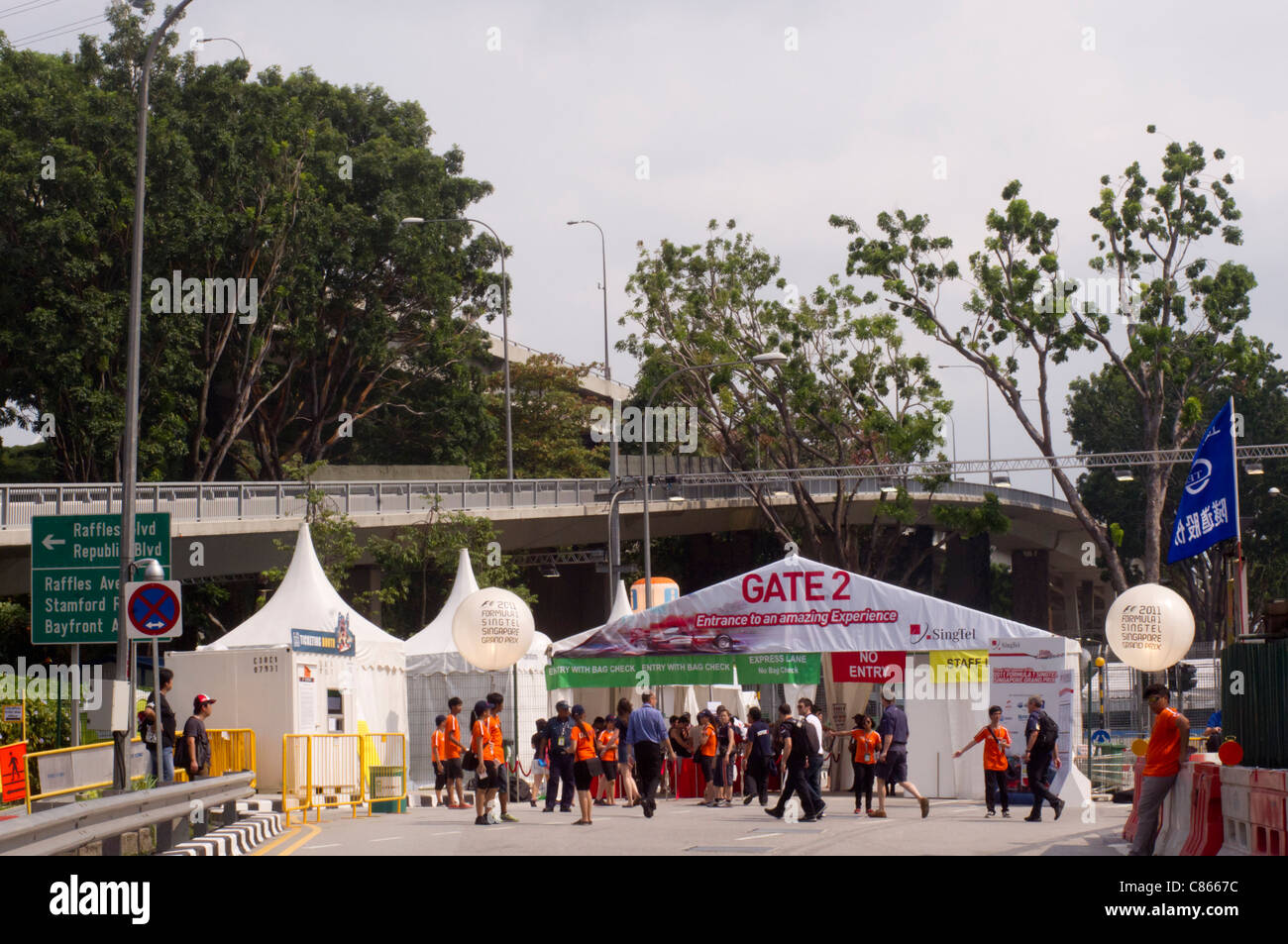 formula one race in singapore, one of the entrance gate Stock Photo - Alamy