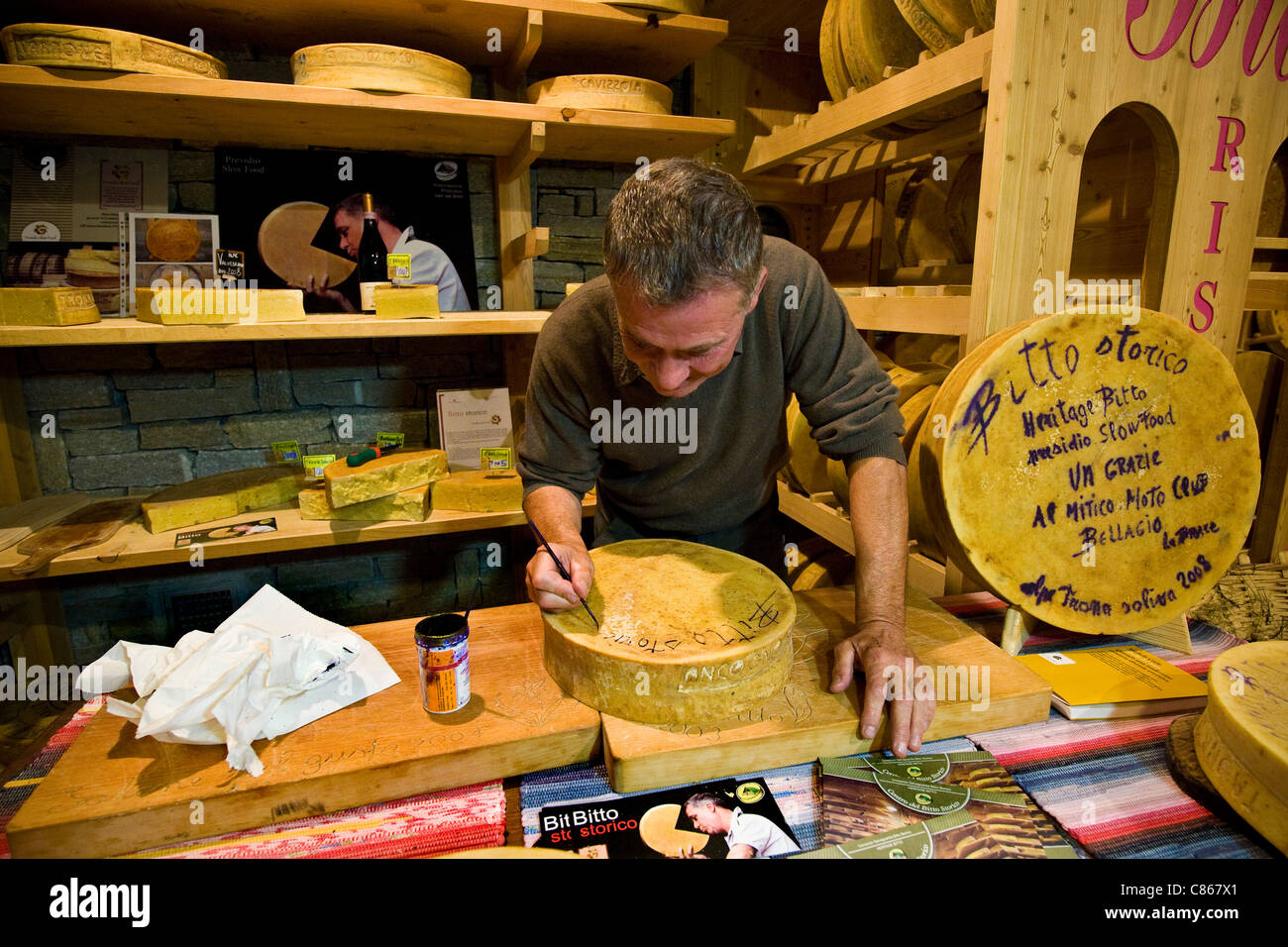 Bitto storico cheese hi-res stock photography and images - Alamy