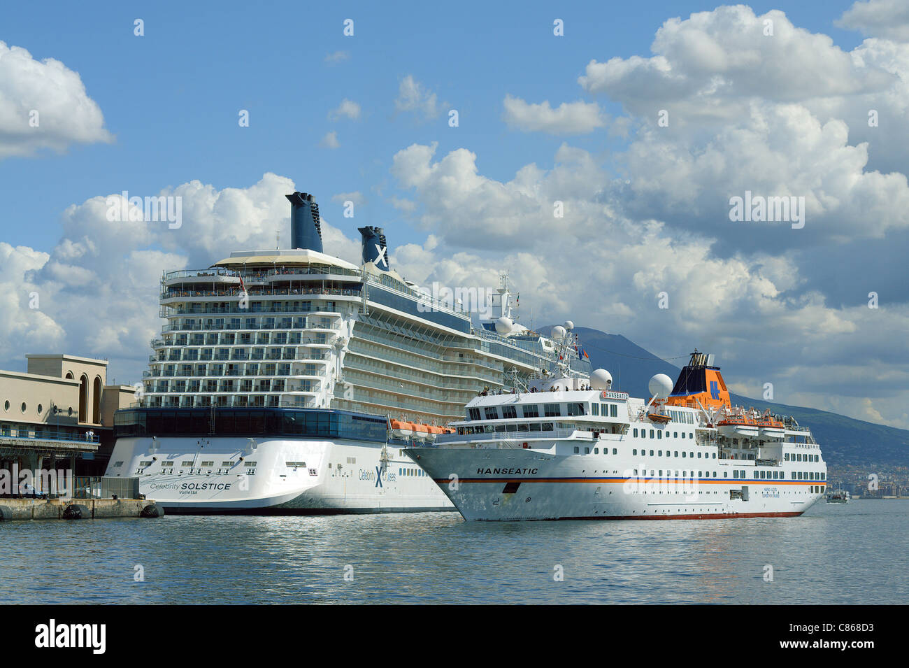 Port of naples hi-res stock photography and images - Alamy