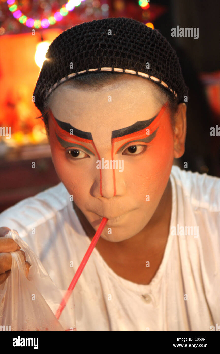 Portrait thai chinese opera hi-res stock photography and images - Alamy