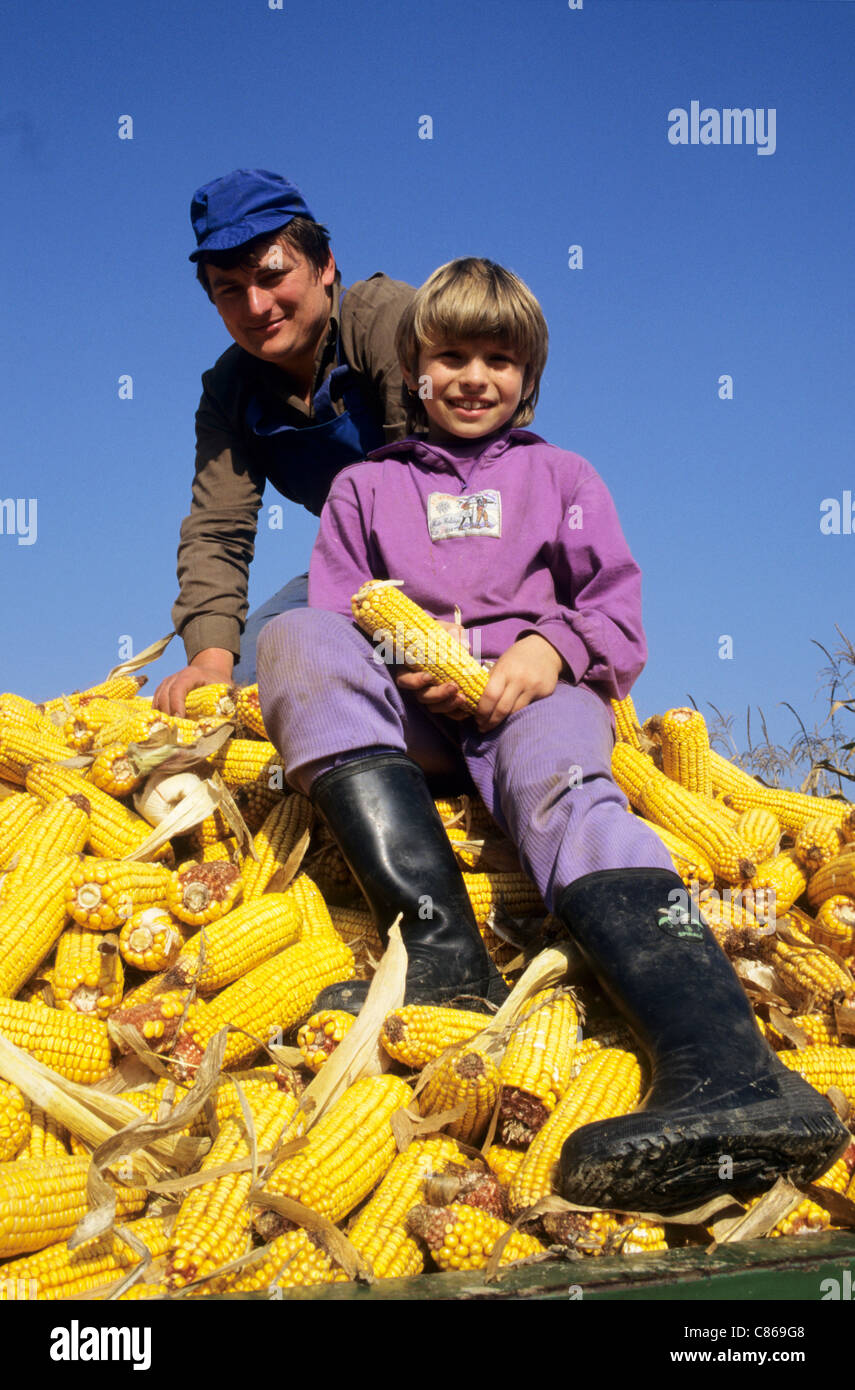 Farmers daughter daughters hi-res stock photography and images - Alamy