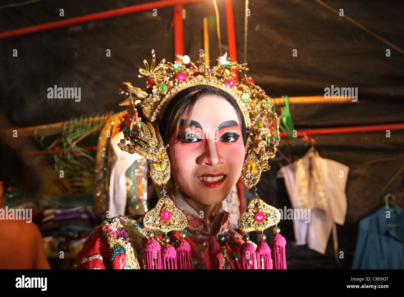 Portrait of Chinese Opera Performer Stock Photo - Alamy