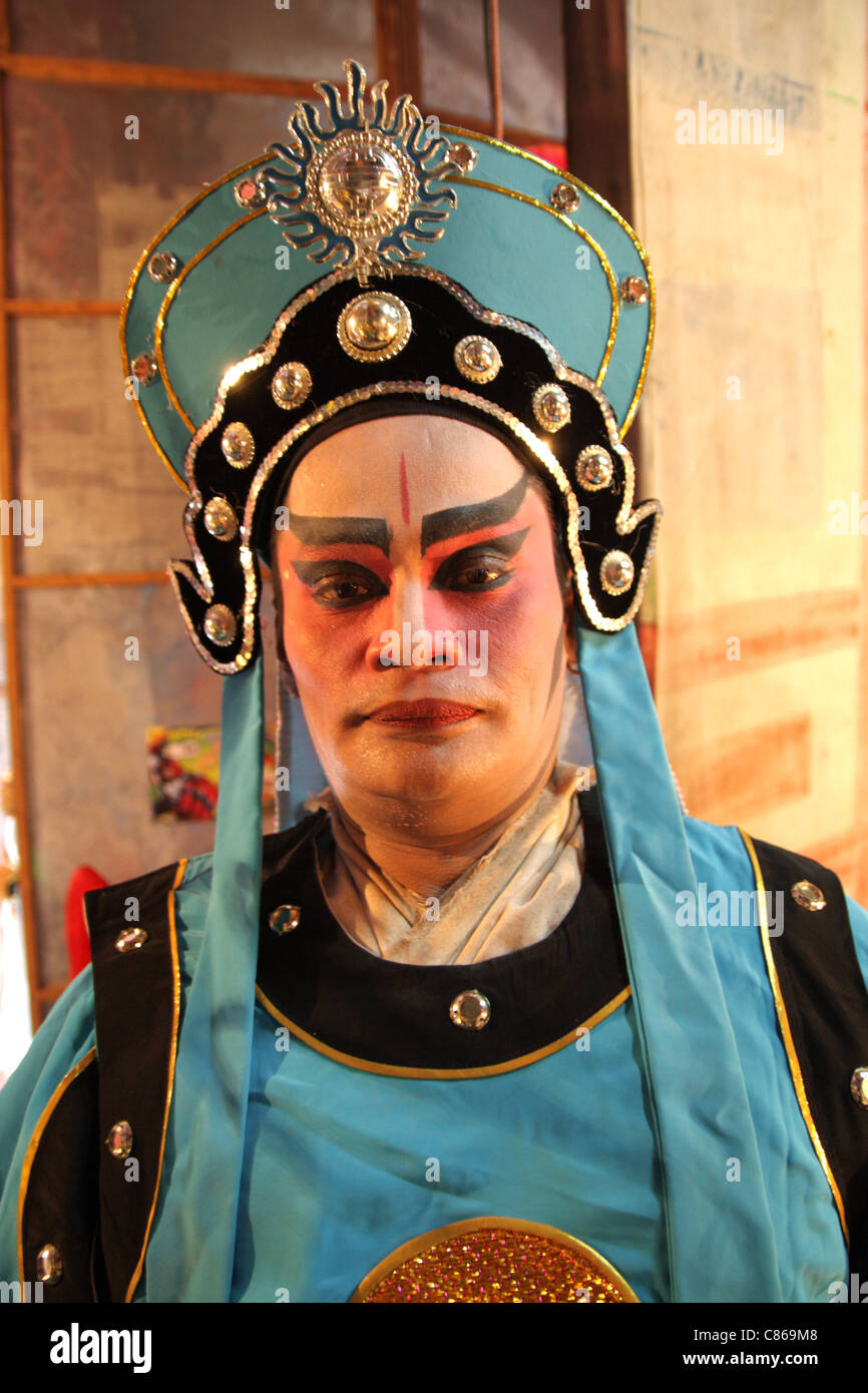 Portrait of Chinese Opera Performer Stock Photo - Alamy