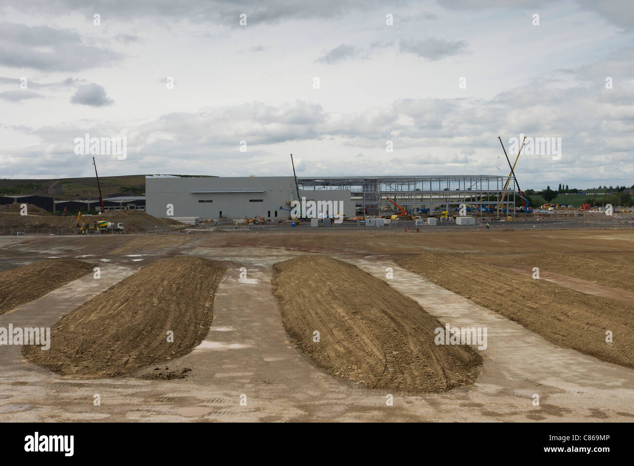 Ocado warehouse under construction on the Birch Coppice Business Park ...
