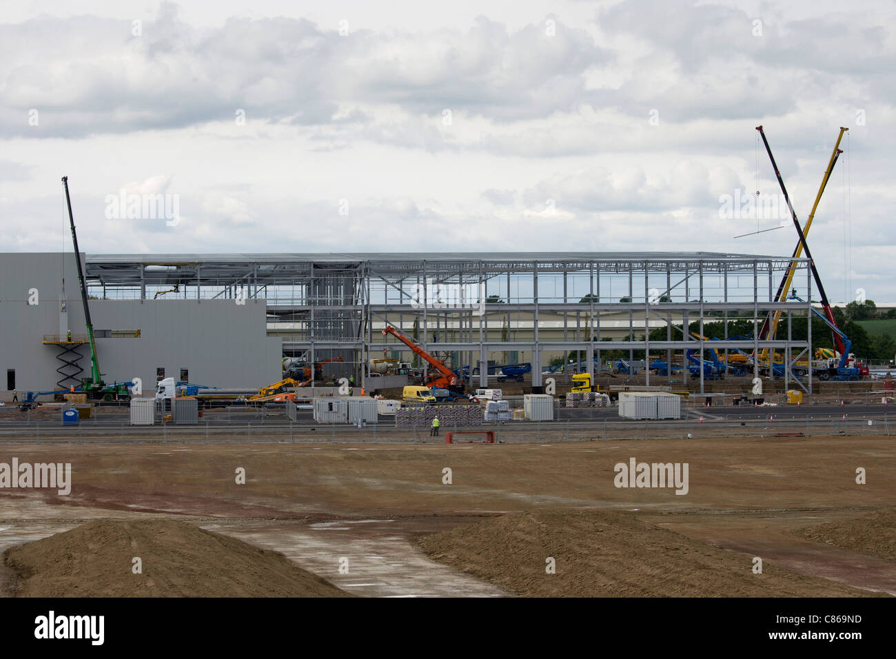 Ocado warehouse under construction on the Birch Coppice Business Park ...
